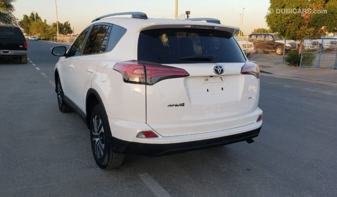 Used TOYOTA RAV4 2017 WHITE 2017 for sale in Dubai - 366371