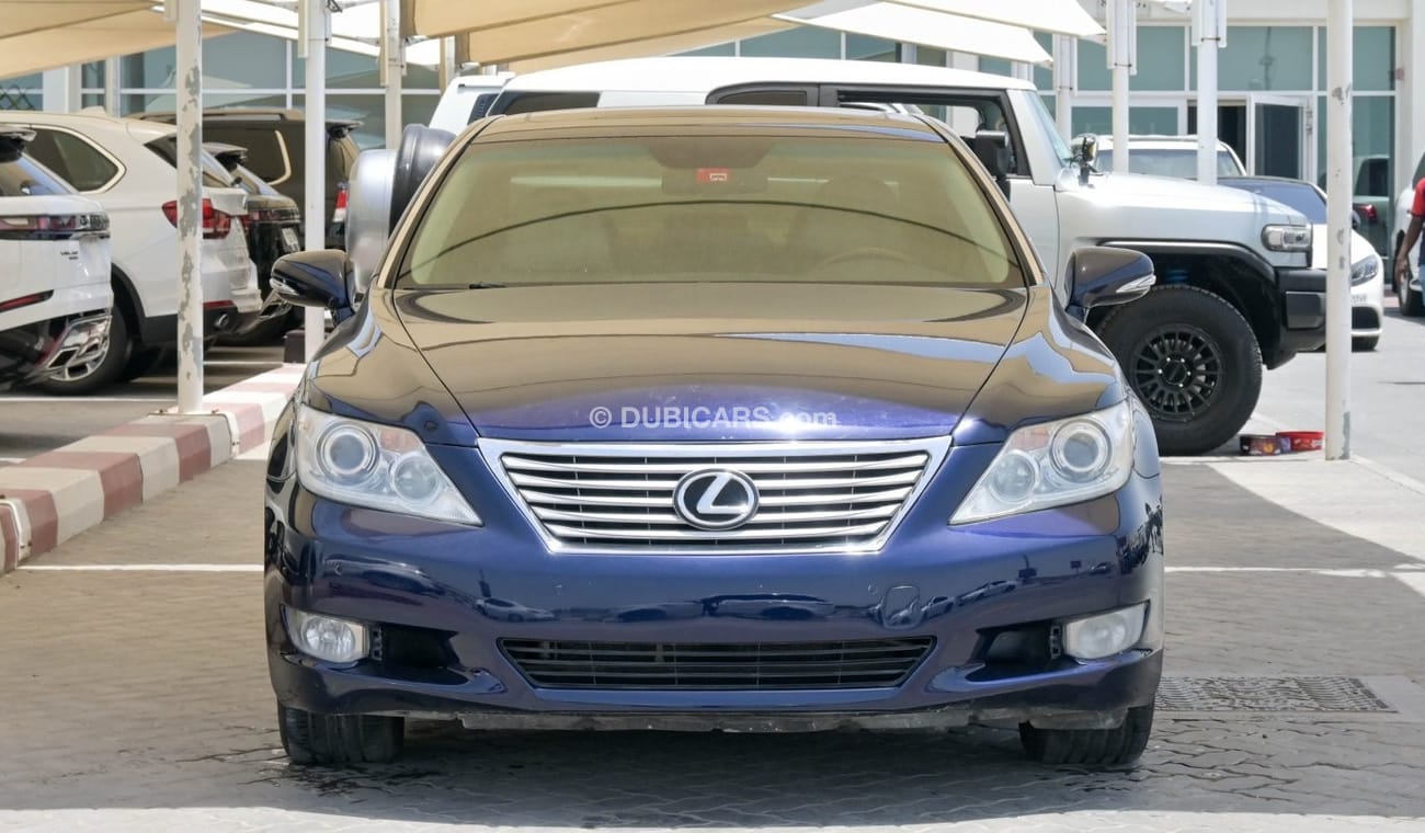 مستعملة لكزس LS 460 2010 للبيع في الشارقة - 738873