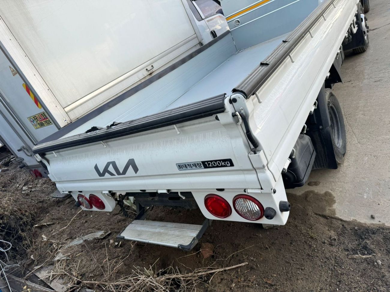 Used 2020 Kia bongo 3 1.2 ton Engine size 3.7 L UAE PASS 2020 for sale in Dubai - 734421