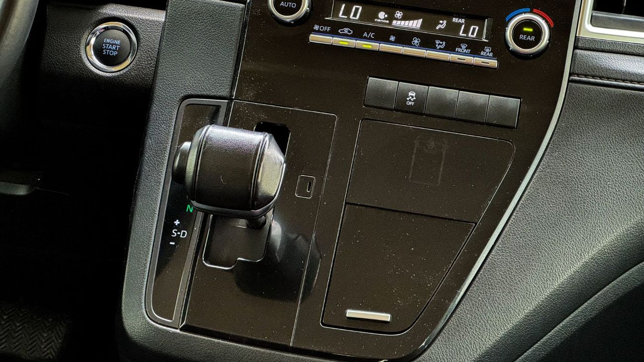 Used Toyota Granvia 3.5L Premium Premium 2023 3.5L V6 Full Service History GCC 2023 for sale in ...