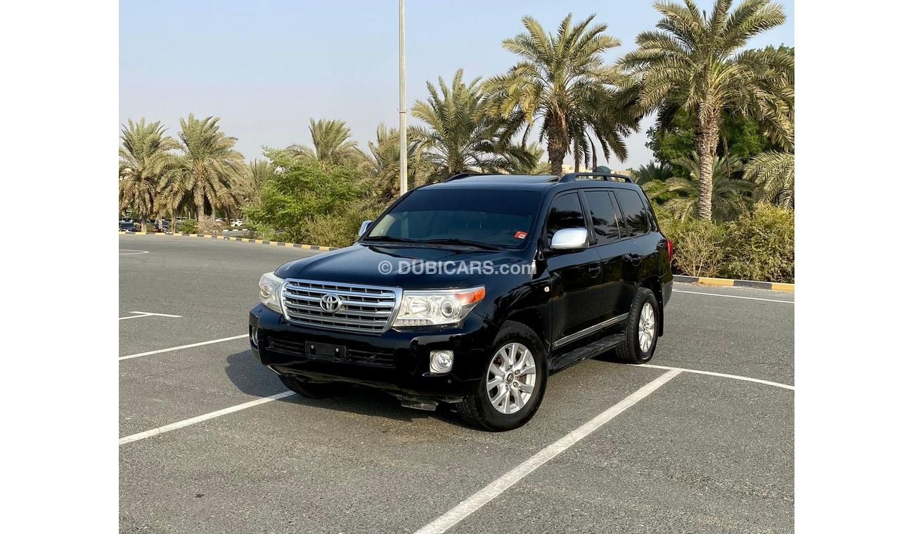 Used Toyota Land Cruiser 2011 for sale in Dubai - 656849