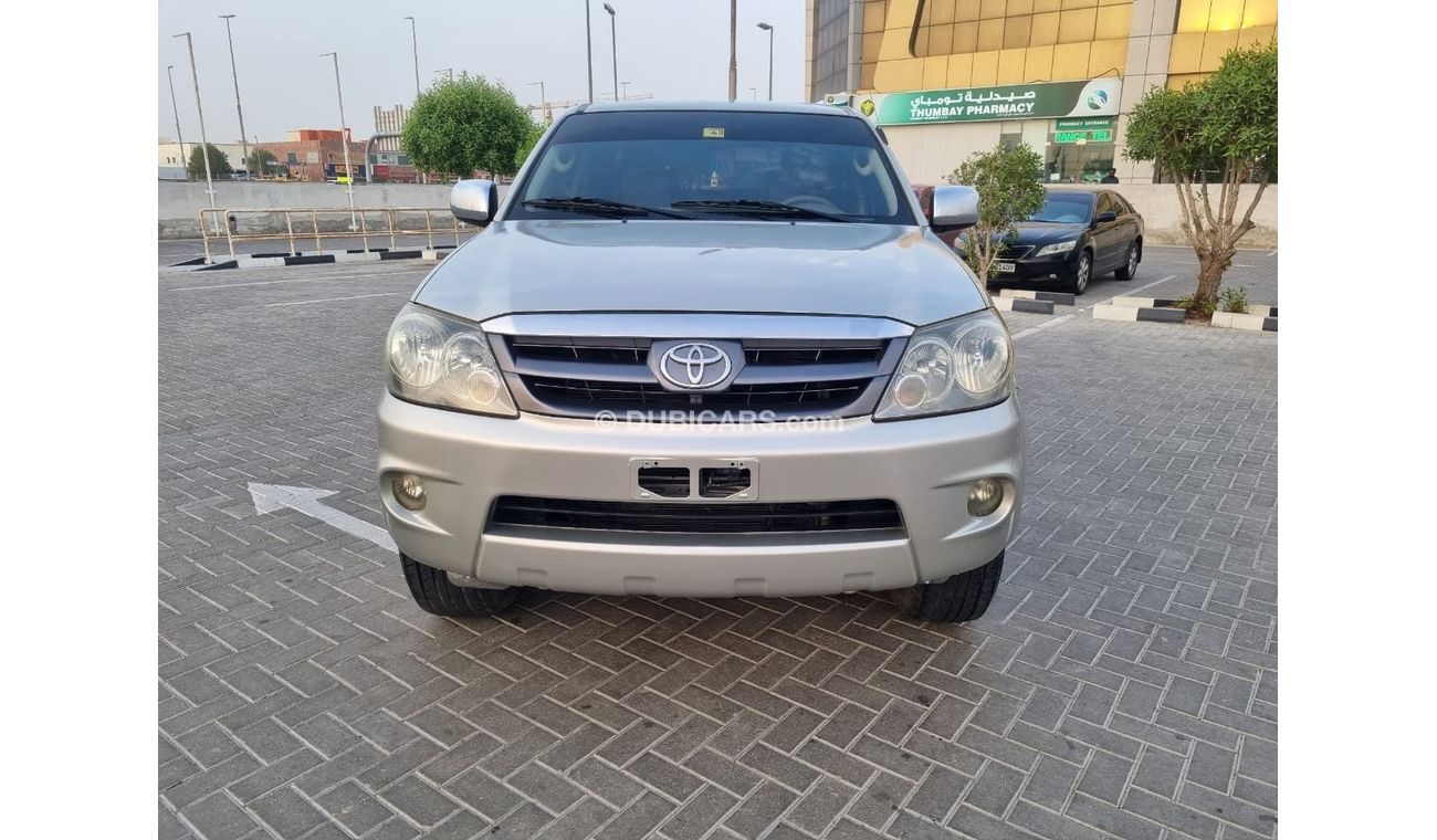 مستعملة تويوتا فورتونر 2008 للبيع في دبي - 639184