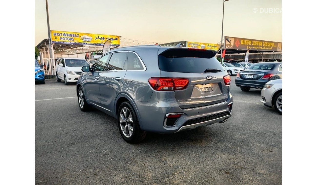 Used Kia Sorento 2020 for sale in Dubai - 588030