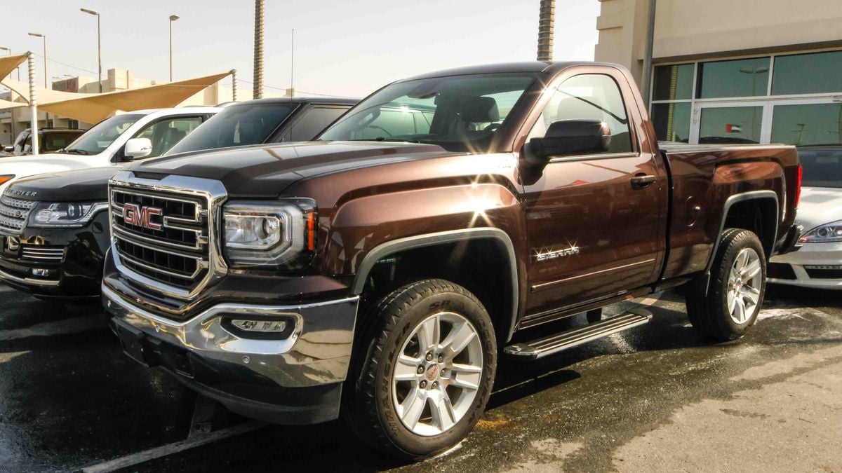 GMC Sierra Z71 for sale: AED 105,000. Brown, 2016