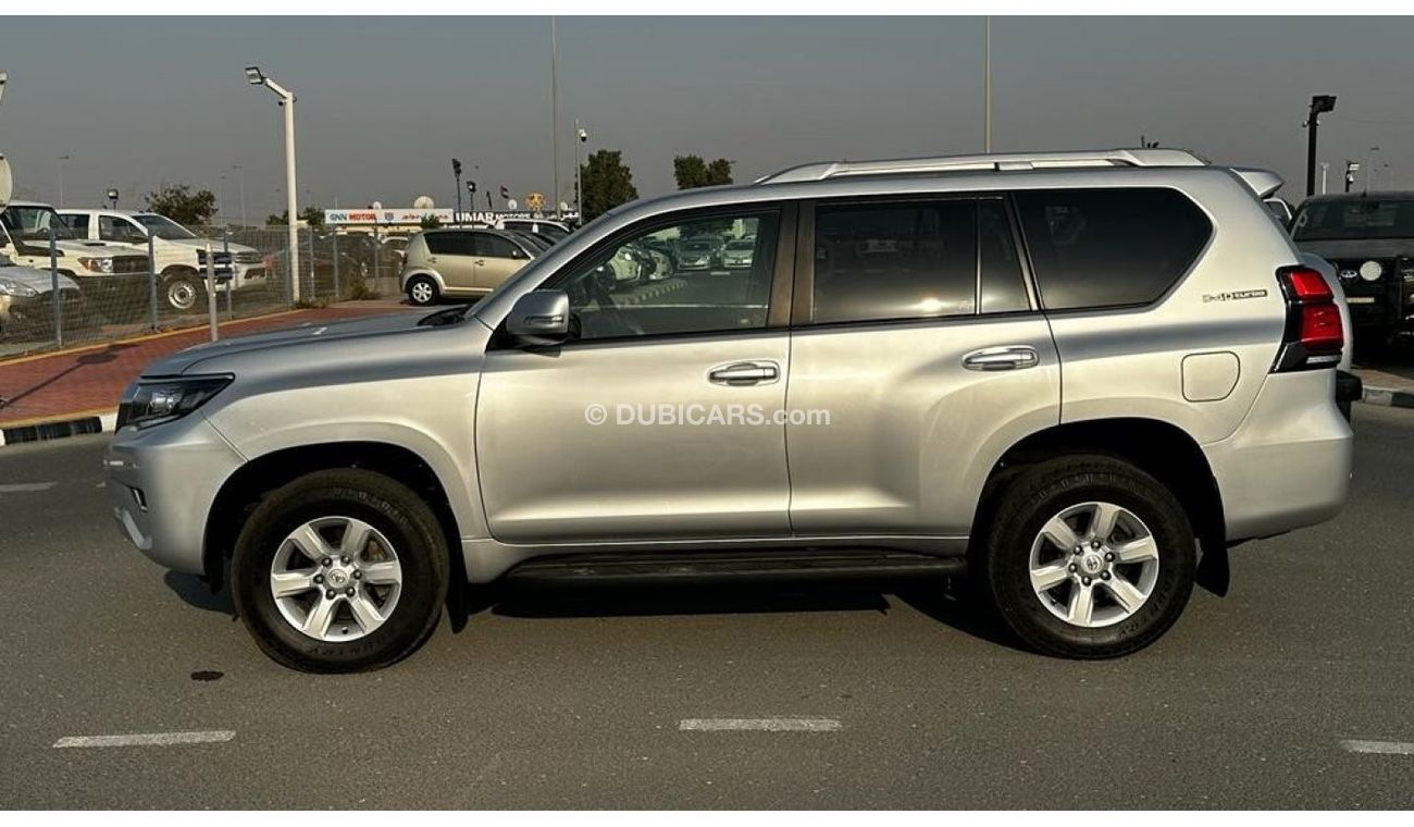 Used Toyota Prado 2017 for sale in Dubai - 696731