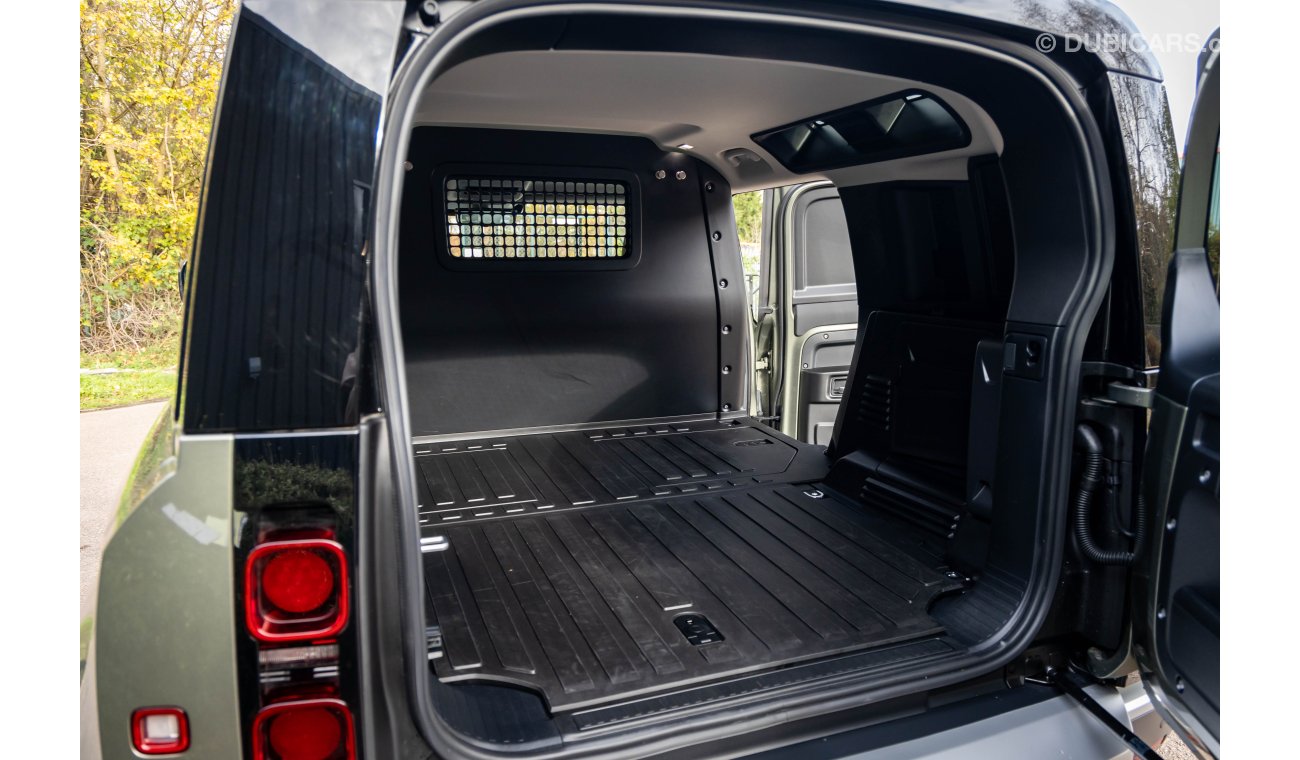 Used Land Rover Defender 110 Commercial RHD 2022 for sale in Dubai - 560179