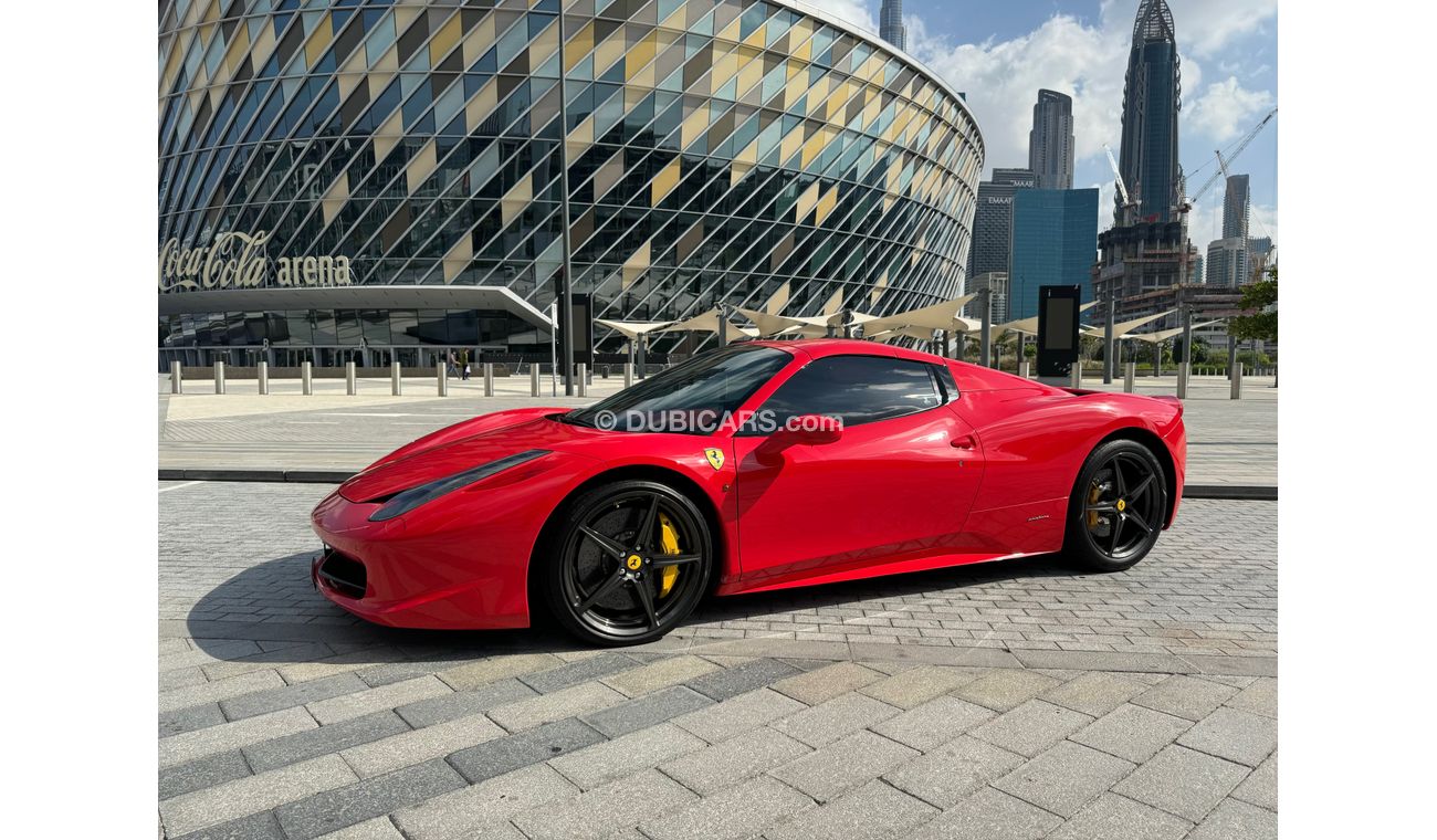 مستعملة فيراري 458 Spider 2013 للبيع في دبي - 702107