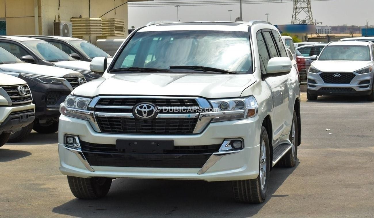 Used Toyota Land Cruiser VXR V8 2019 for sale in Dubai - 643514