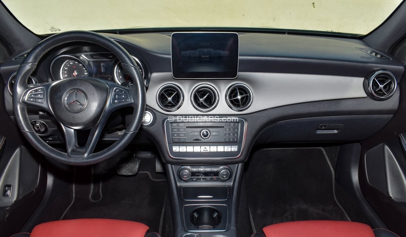Used Mercedes-Benz GLA 250 2020 for sale in Sharjah - 763707