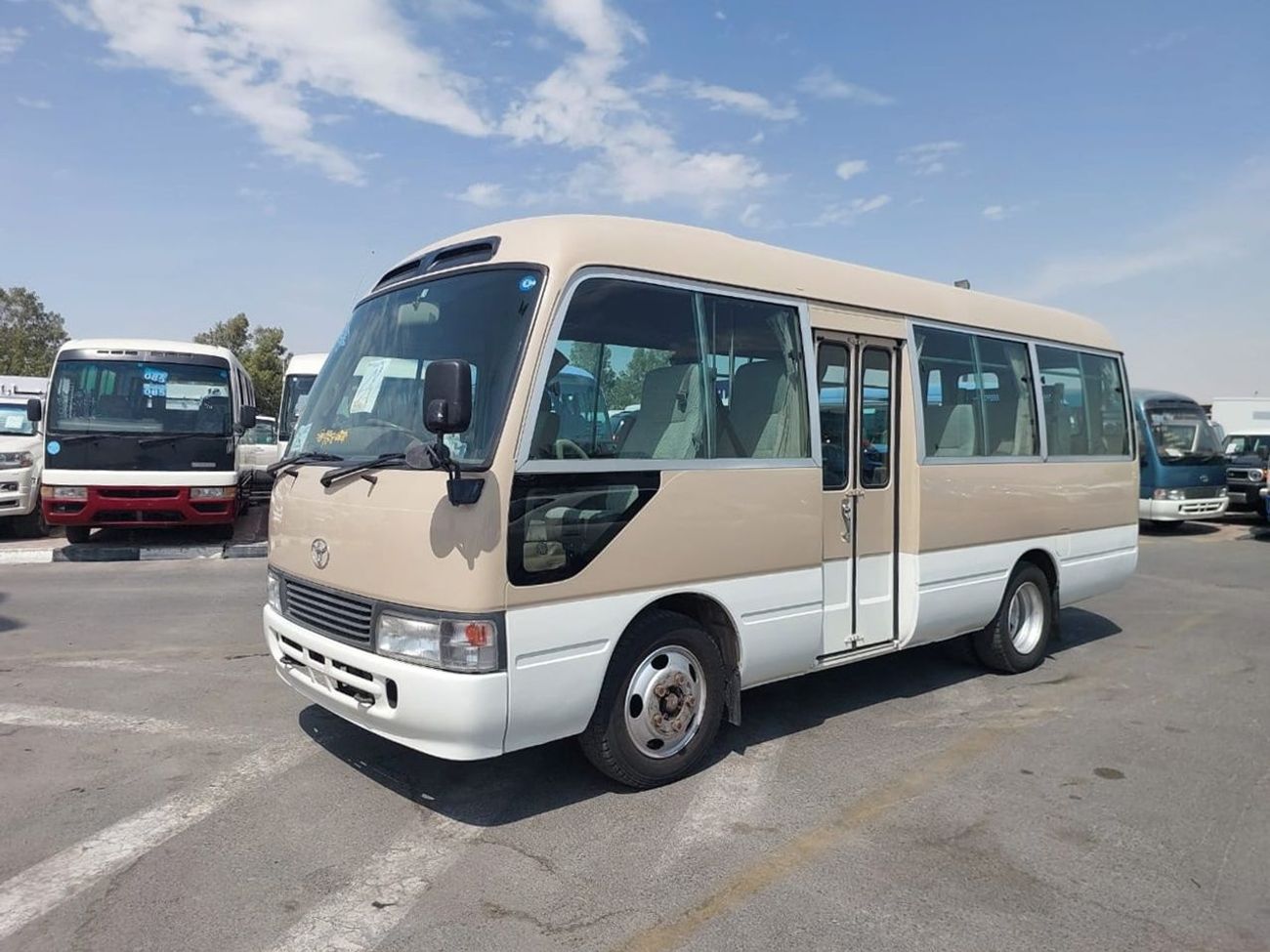 مستعملة تويوتا كوستر TOYOTA COASTER BUS RHD 2000 MODEL 4.1 L DIESEL ...