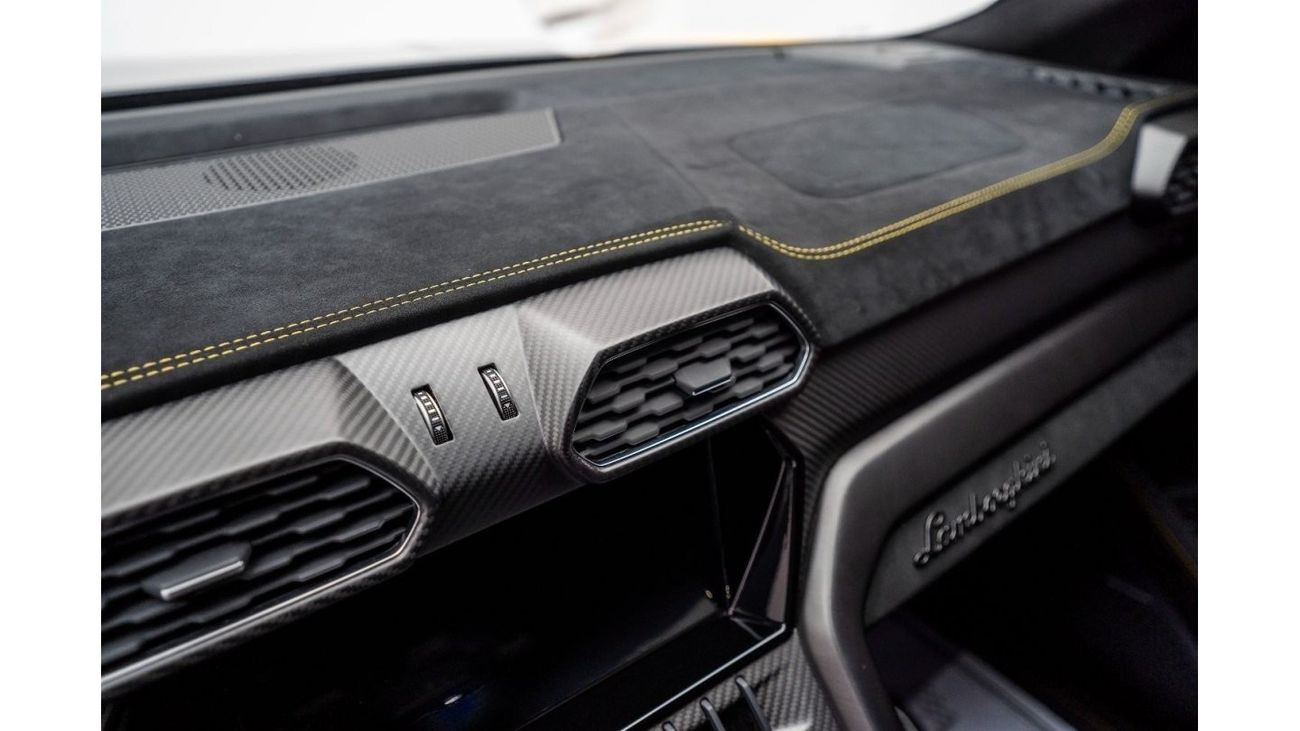 Used Lamborghini Urus 2023 for sale in Dubai - 750938