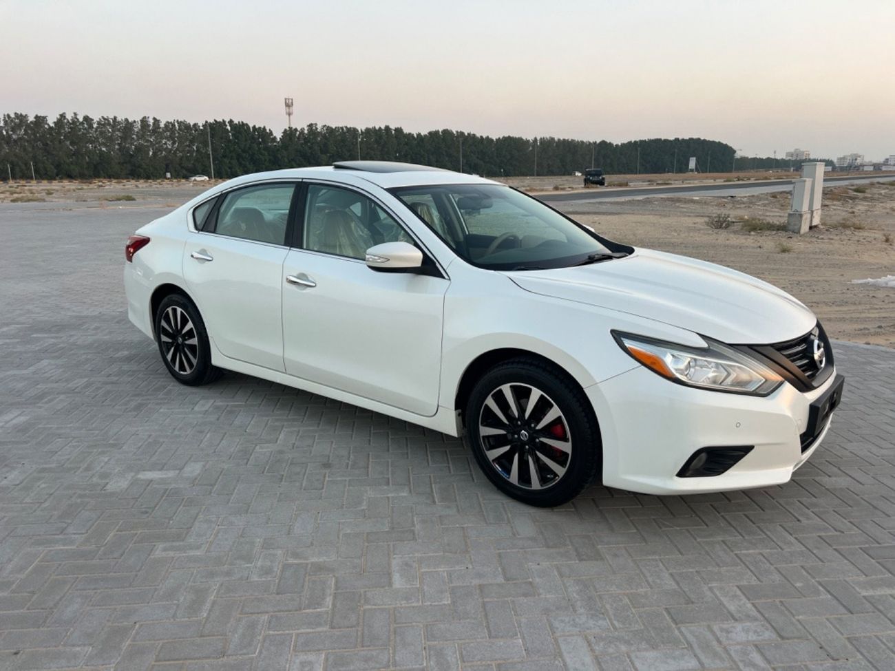 Used Nissan Altima SL 2018 for sale in Sharjah - 781600