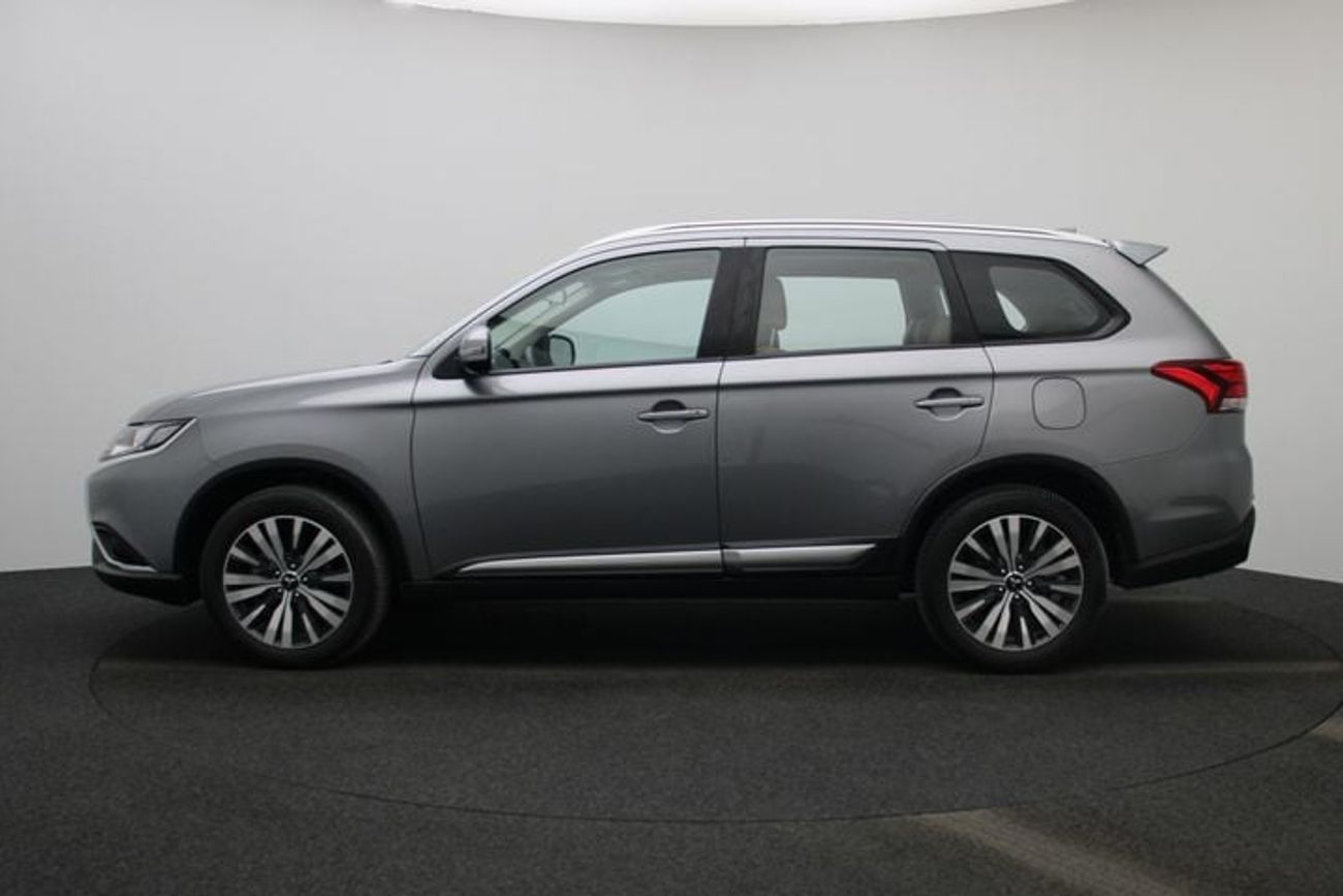 Used Mitsubishi Outlander GLX Classic 2.4 2023 for sale in Dubai - 854125