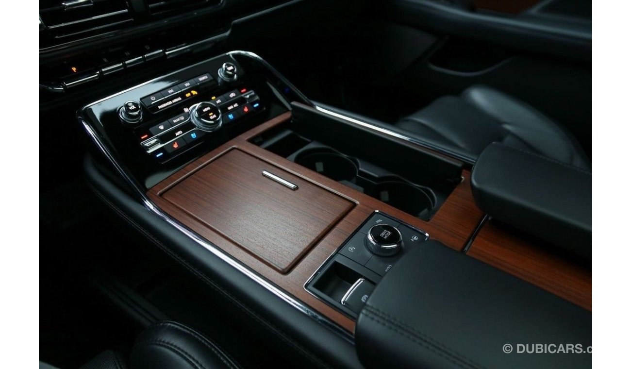 Used Lincoln Navigator Presidential 2021 for sale in Dubai - 555452