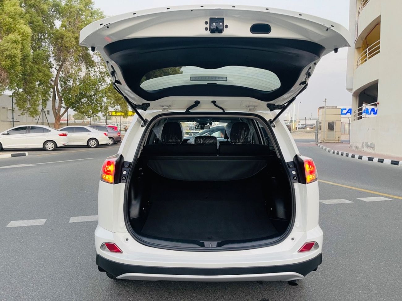 Used Toyota RAV4 VXR HEV 2018 RAV4 HYBRID PUSH START 2018 for sale in ...