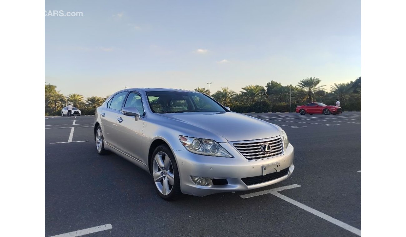 Used Lexus LS460 2010 2010 for sale in Sharjah - 723245