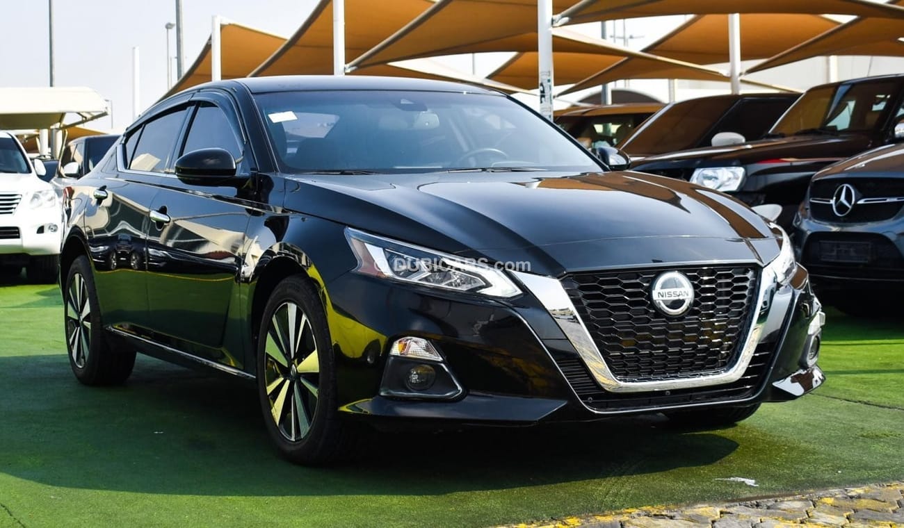 Used Nissan Altima 2020 for sale in Sharjah - 575009