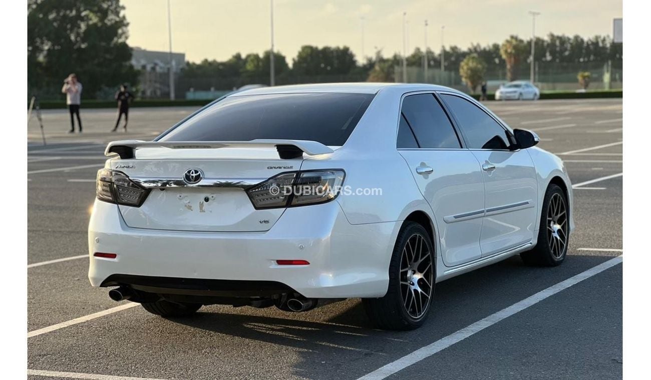 Used Toyota Avalon Limited 2012 for sale in Dubai - 682395