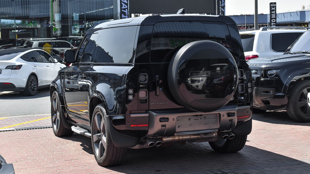 Used Land Rover Defender P525 V8 2022 for sale in Dubai - 716560