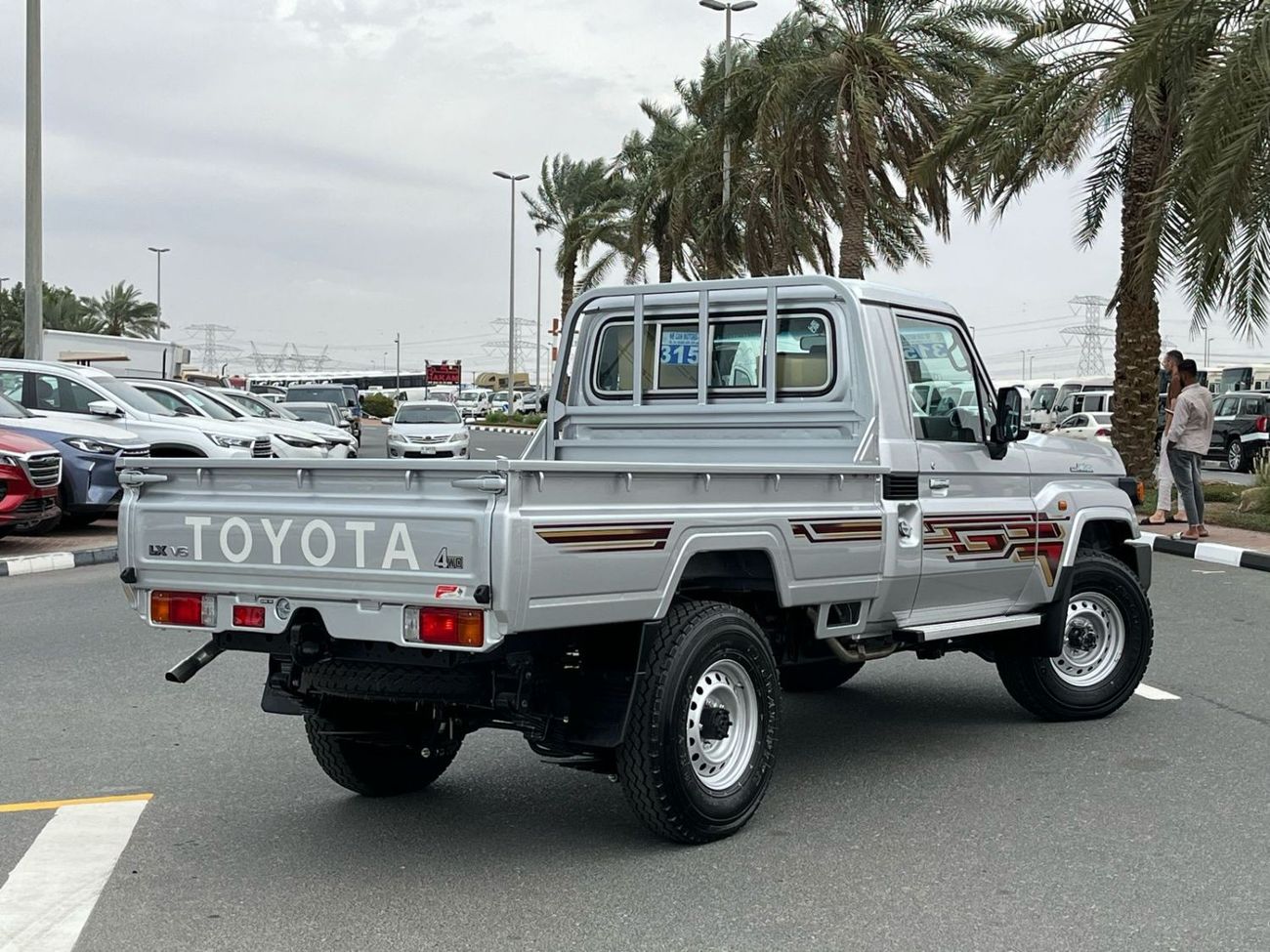 جديدة تويوتا لاند كروزر بيك آب LC79 SC 4.0L PTR winch difflock 2024 للبيع في دبي - 710932