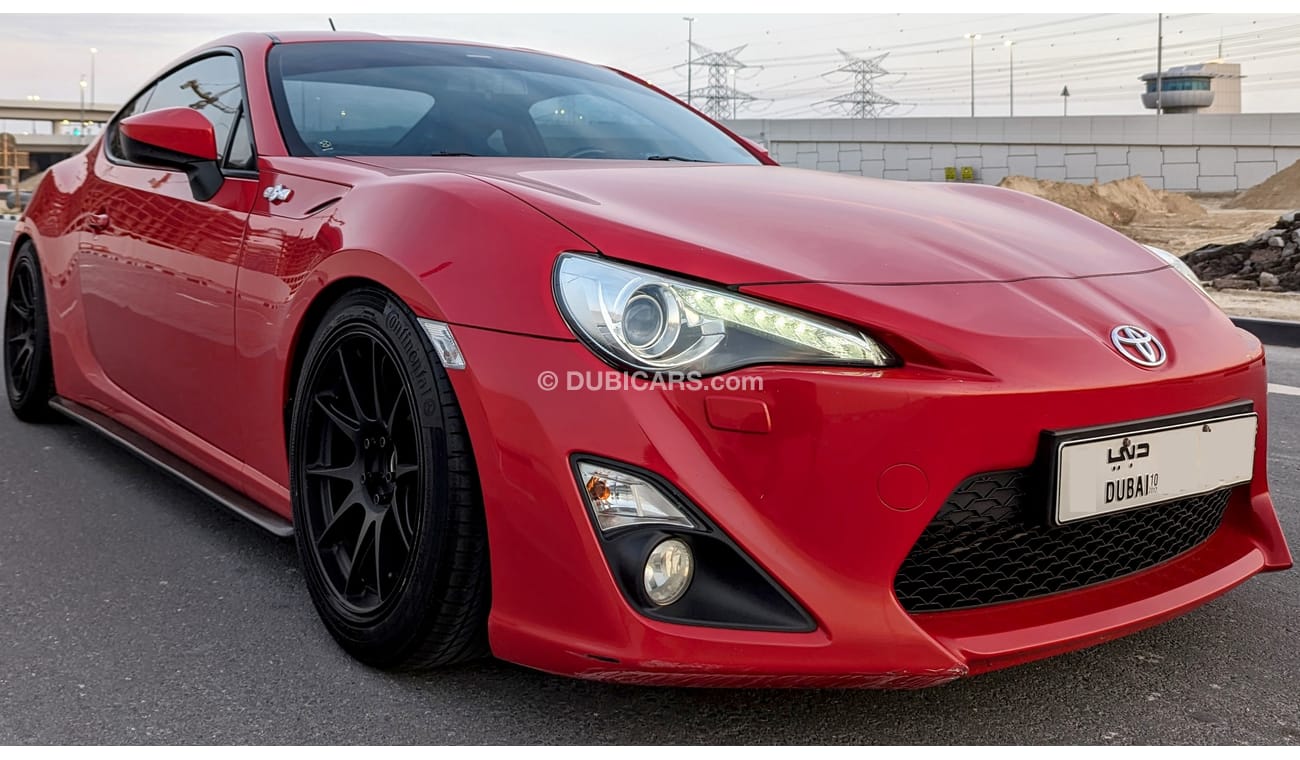 Used Toyota 86 2014 for sale in Dubai - 695715