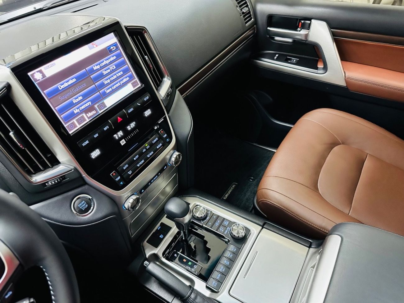 Used Toyota Land Cruiser GCC .. FSH .. VXR .. 5,7L .. Perfect Condition ...