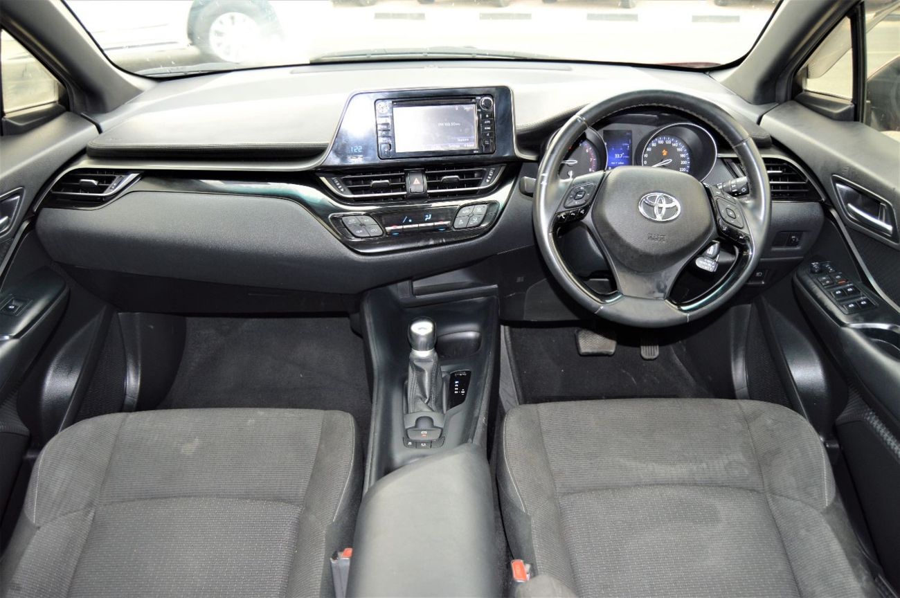 Used Toyota CHR Perect inside and out 2019 for sale in Dubai - 756358