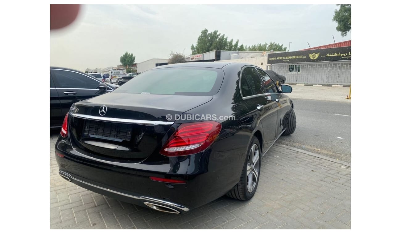 Used Mercedes-Benz E300 Mercedes-Benz E 300 2019 for sale in Dubai - 683474