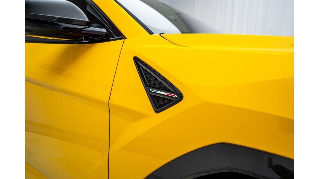 Used Lamborghini Urus 2023 for sale in Dubai - 750938