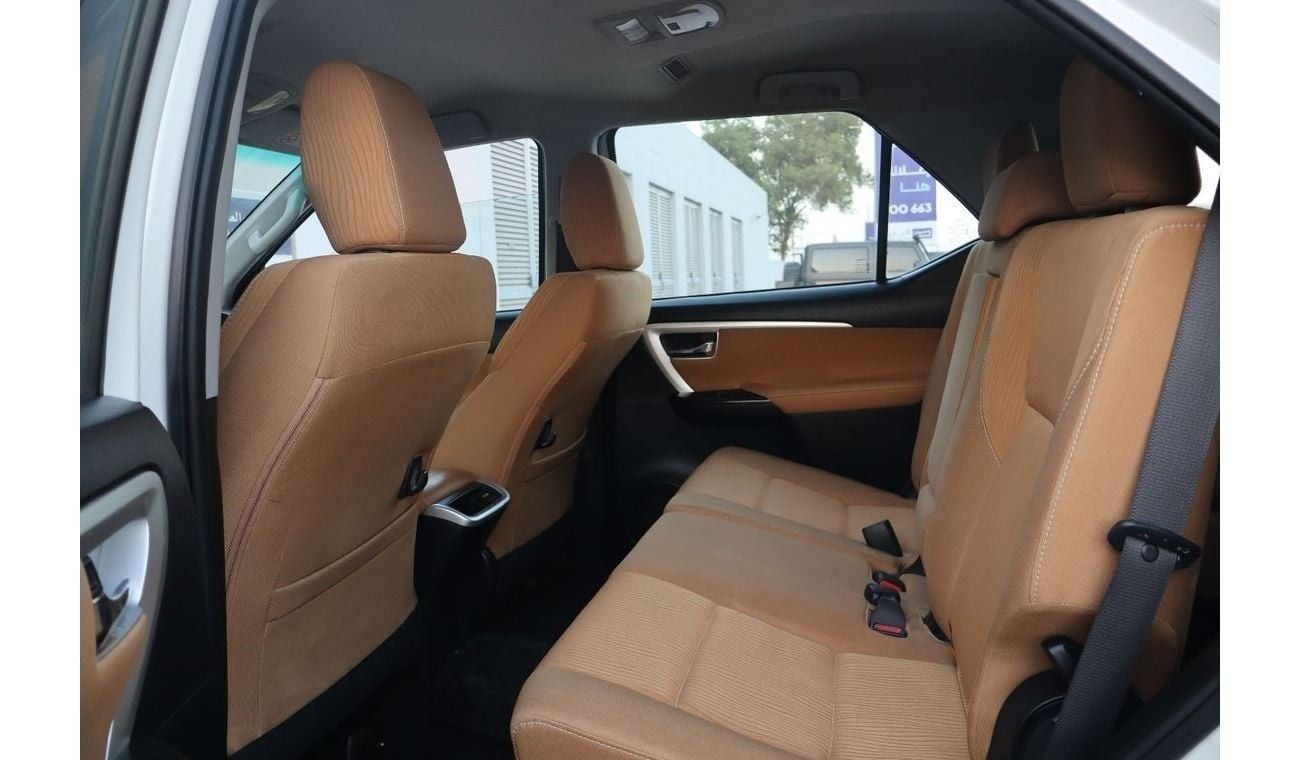Used Toyota Fortuner GXR 4.0L (278 HP) 2017 for sale in Sharjah - 807021