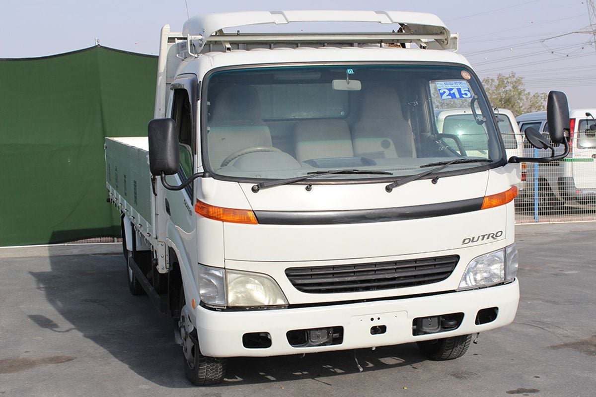 Toyota Dyna Dutro for sale: AED 30,000. White, 1999
