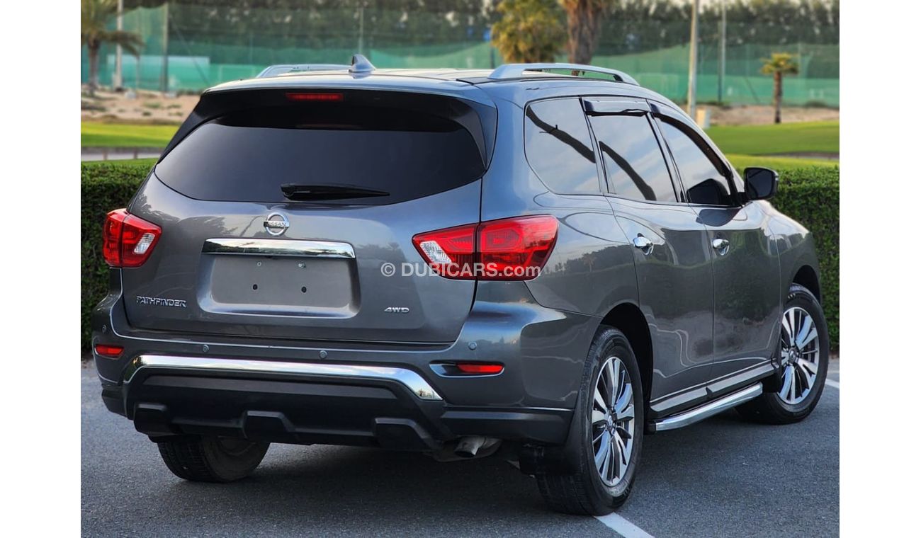 Used Nissan Pathfinder 2019 for sale in Sharjah - 586569