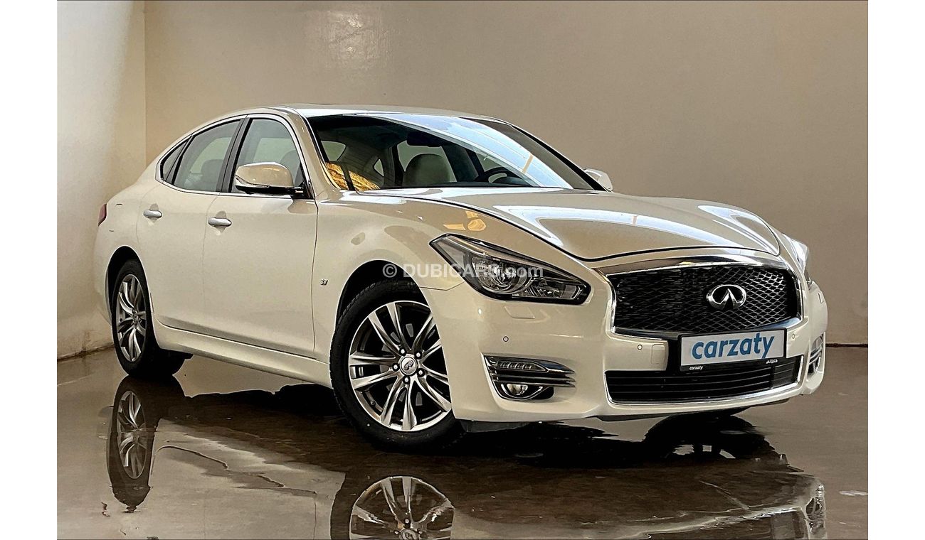 Used Infiniti Q70 Luxury 2016 for sale in Dubai - 544175