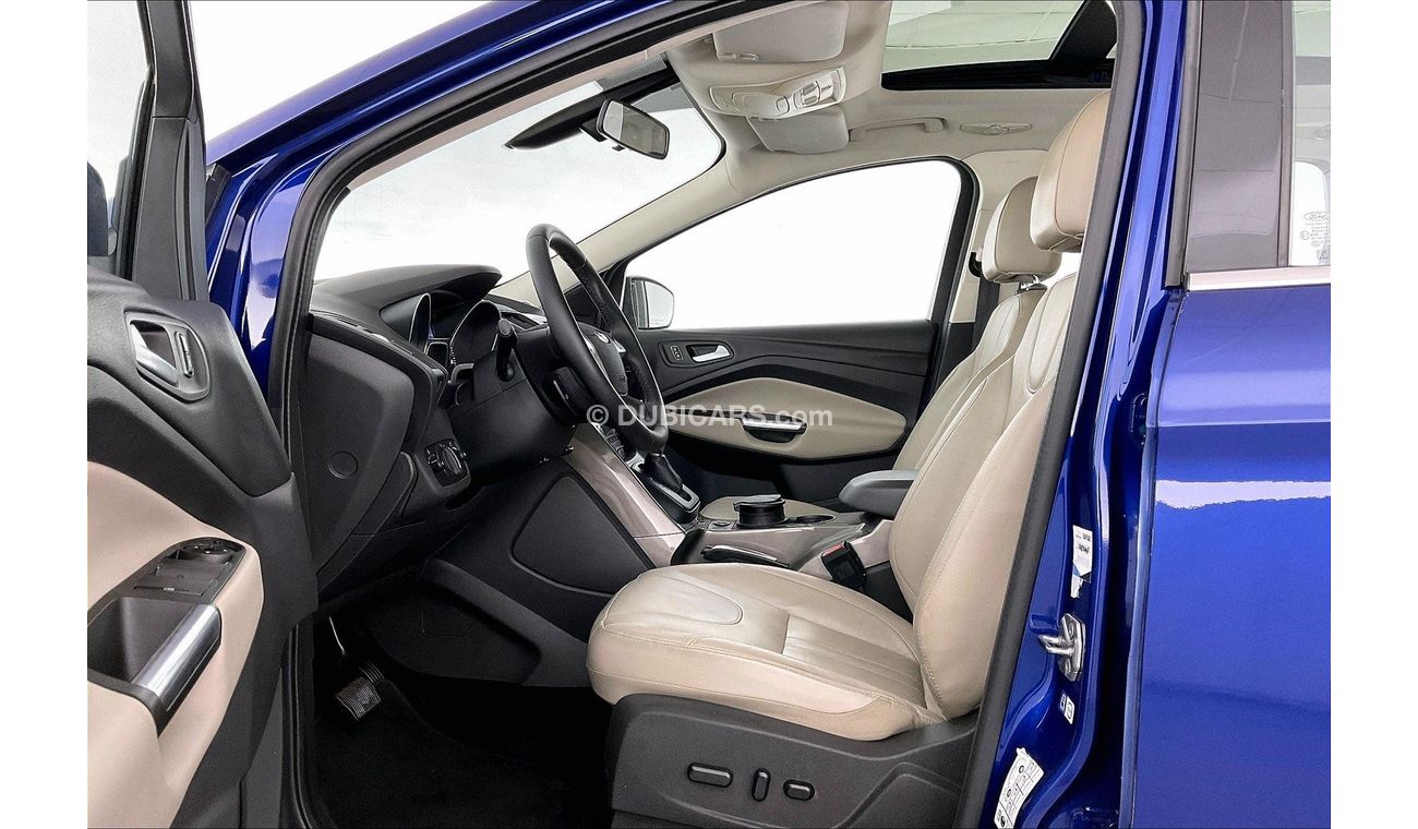 Used Ford Escape SE 2016 for sale in Dubai - 692633