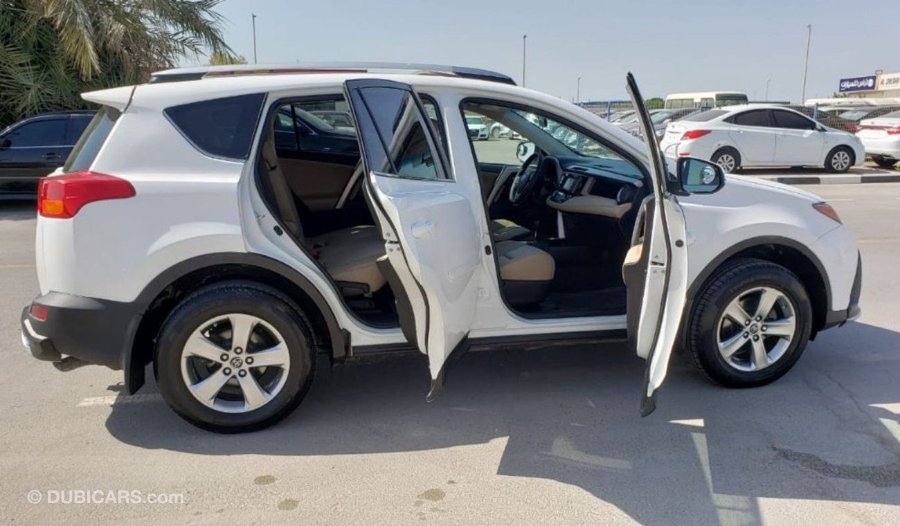 Used Toyota RAV4 2015 for sale in Dubai - 368864