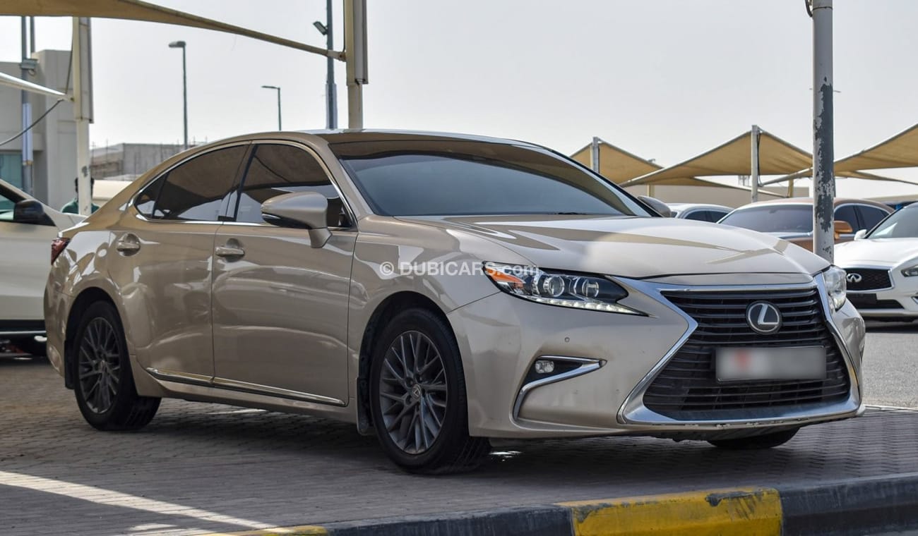 Used Lexus ES350 2018 for sale in Sharjah - 786032