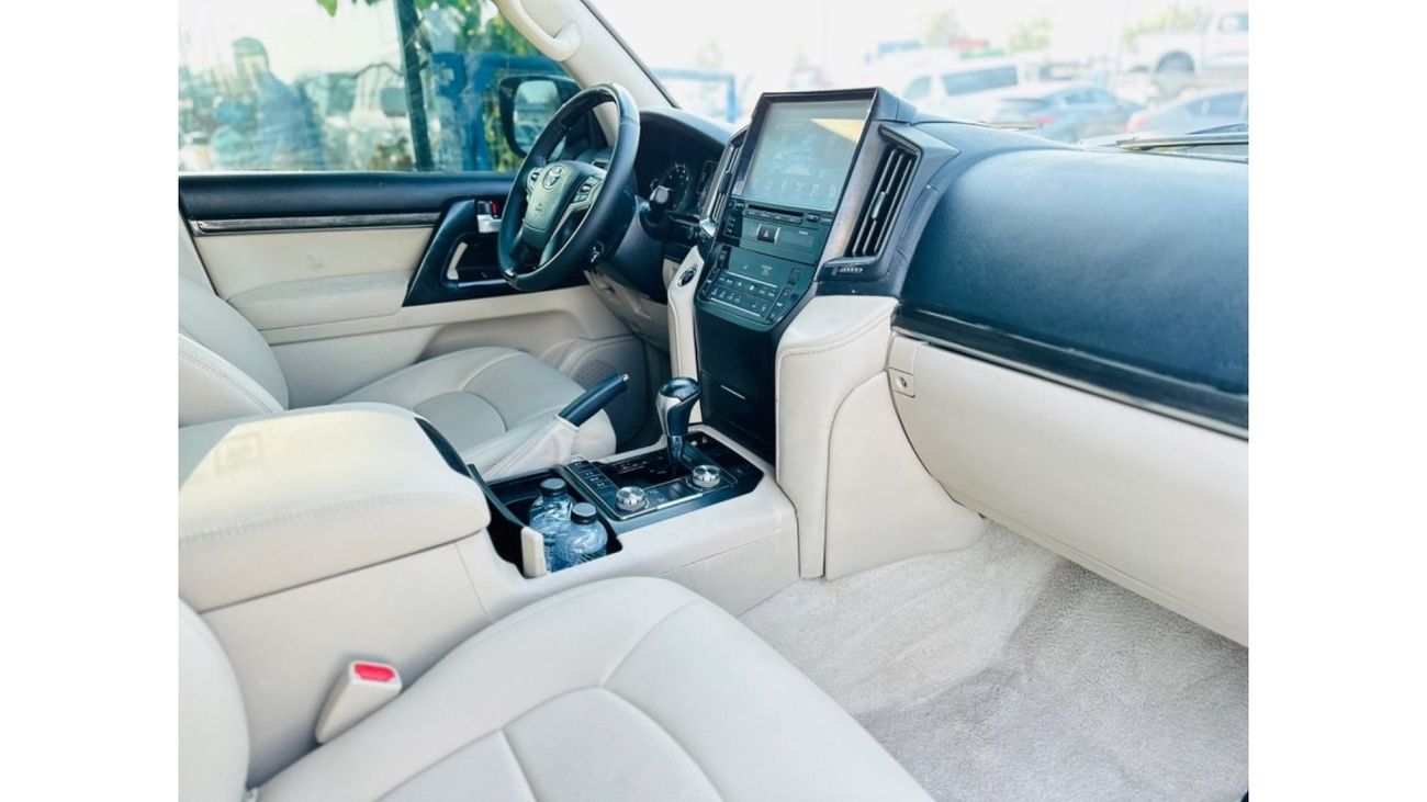 Used Toyota Land Cruiser GXR1 2021 for sale in Dubai - 748878