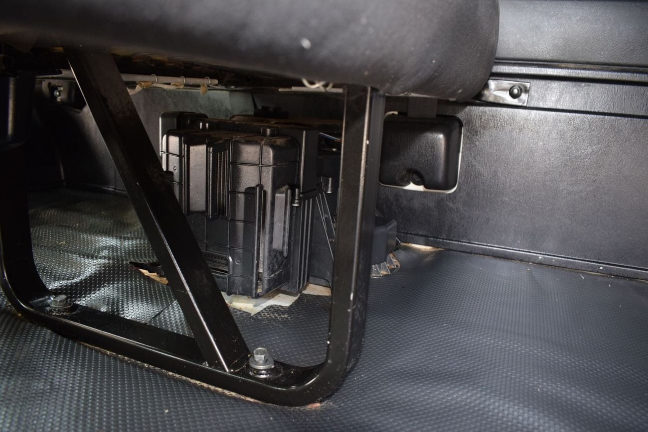 Used Commuter GLX High Roof Toyota Hiace Highroof GLX 13 seater, Model ...