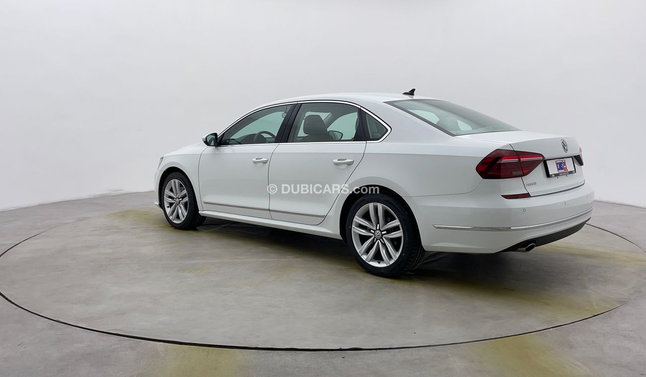 Used Volkswagen Passat SEL 2500 2017 for sale in Dubai - 484349