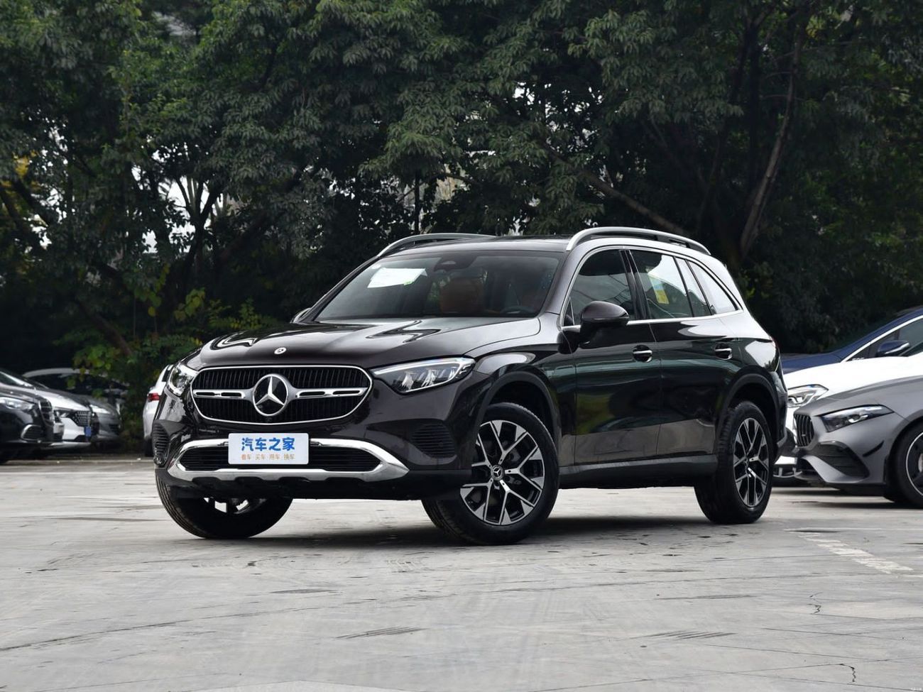 New Mercedes-Benz GLC 250 GLC 260L - 2.0 - 4x4 - Aut - 211HP 2025 for sale in Dubai - 864902