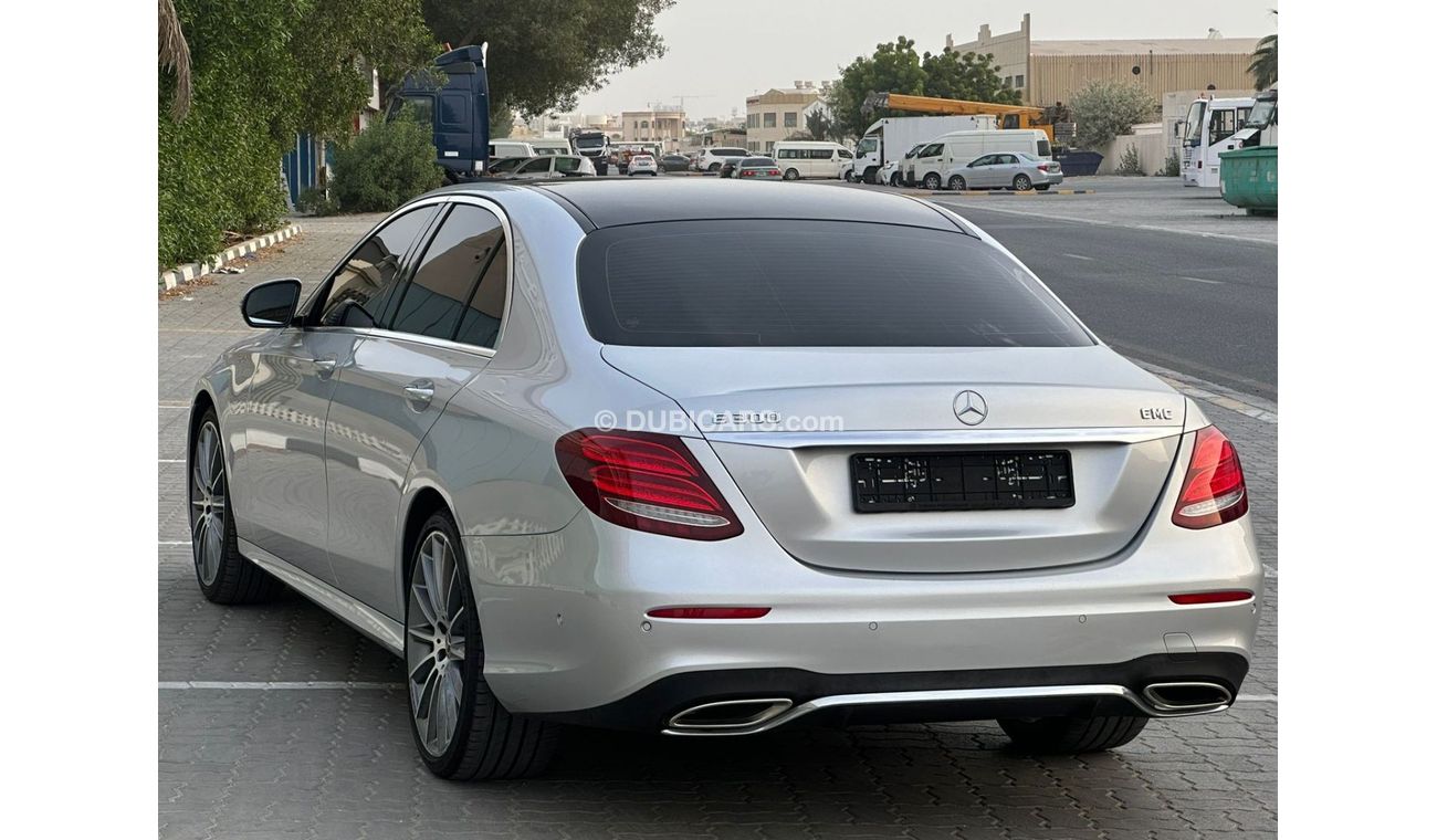 Used Mercedes-Benz E300 Std 2018 for sale in Dubai - 642758