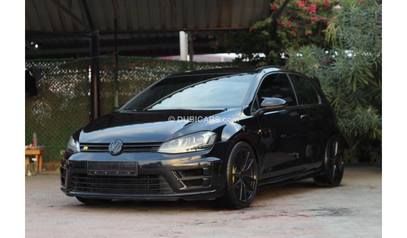 Used Volkswagen Golf R 2016 for sale in Dubai - 697465