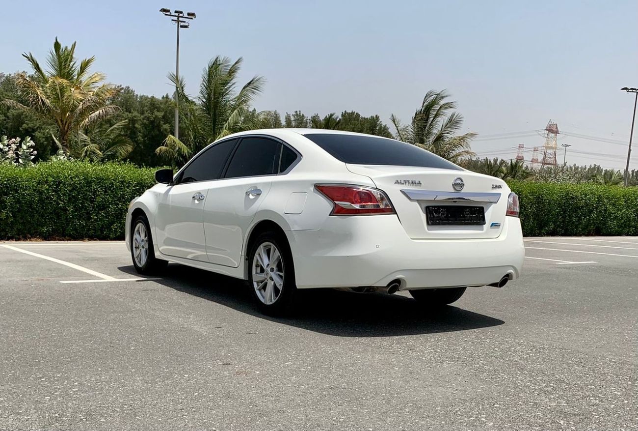 Used Nissan Altima 2016 for sale in Dubai - 516900