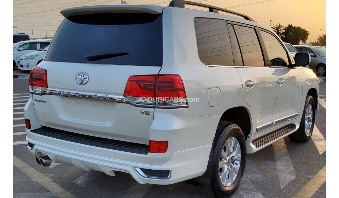 Used Toyota Land Cruiser SAHARA V8 2021 for sale in Dubai - 549776