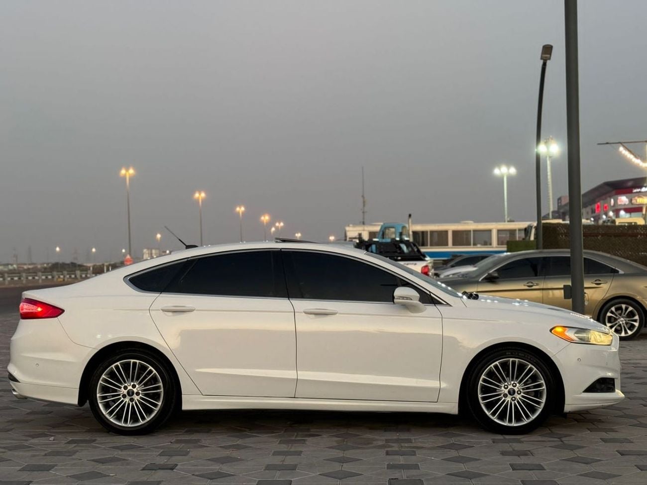 Used Ford Fusion S 2.5L 2014 for sale in Sharjah - 795118