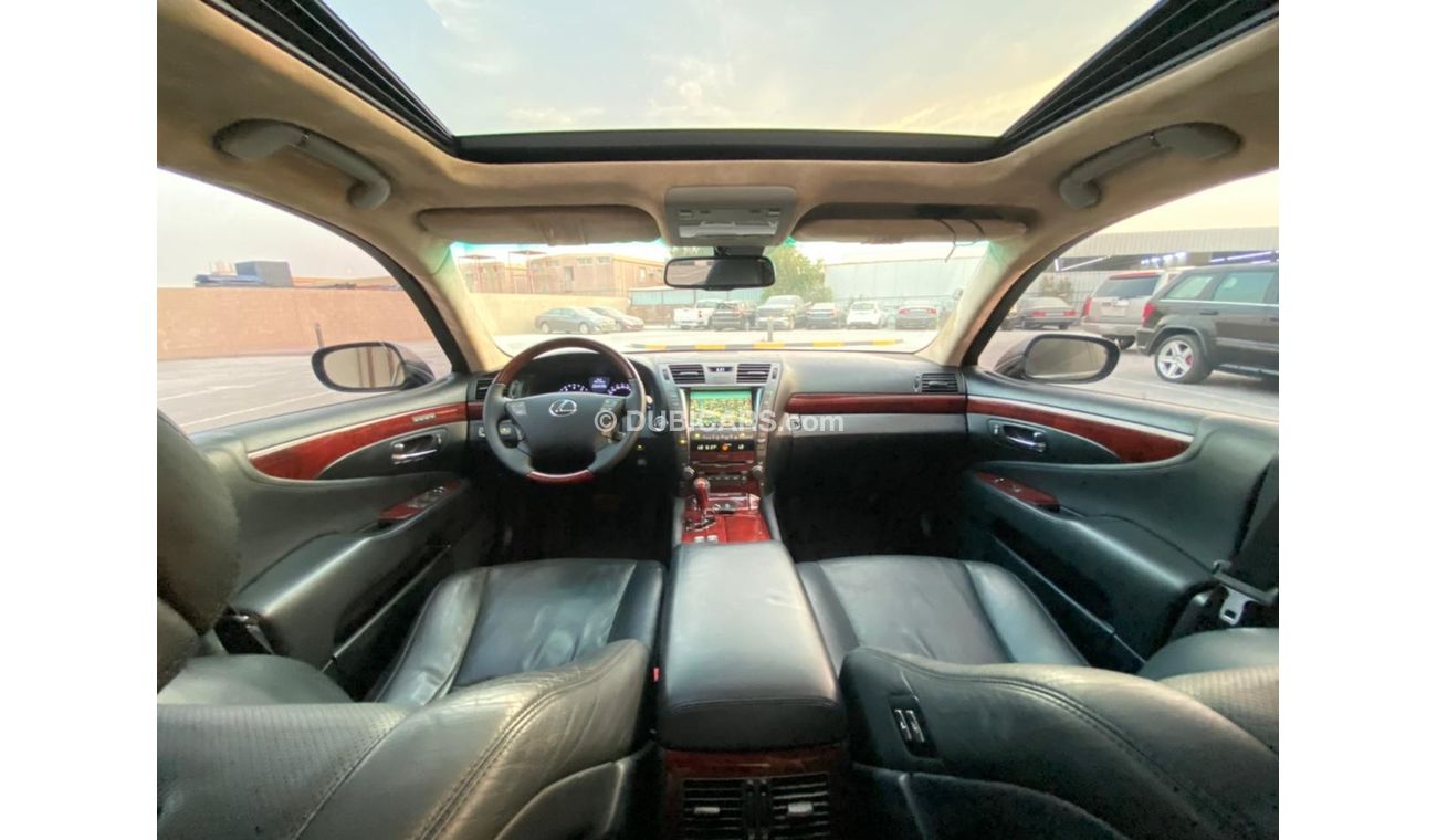 Used Lexus LS460 2007 for sale in Dubai - 539040