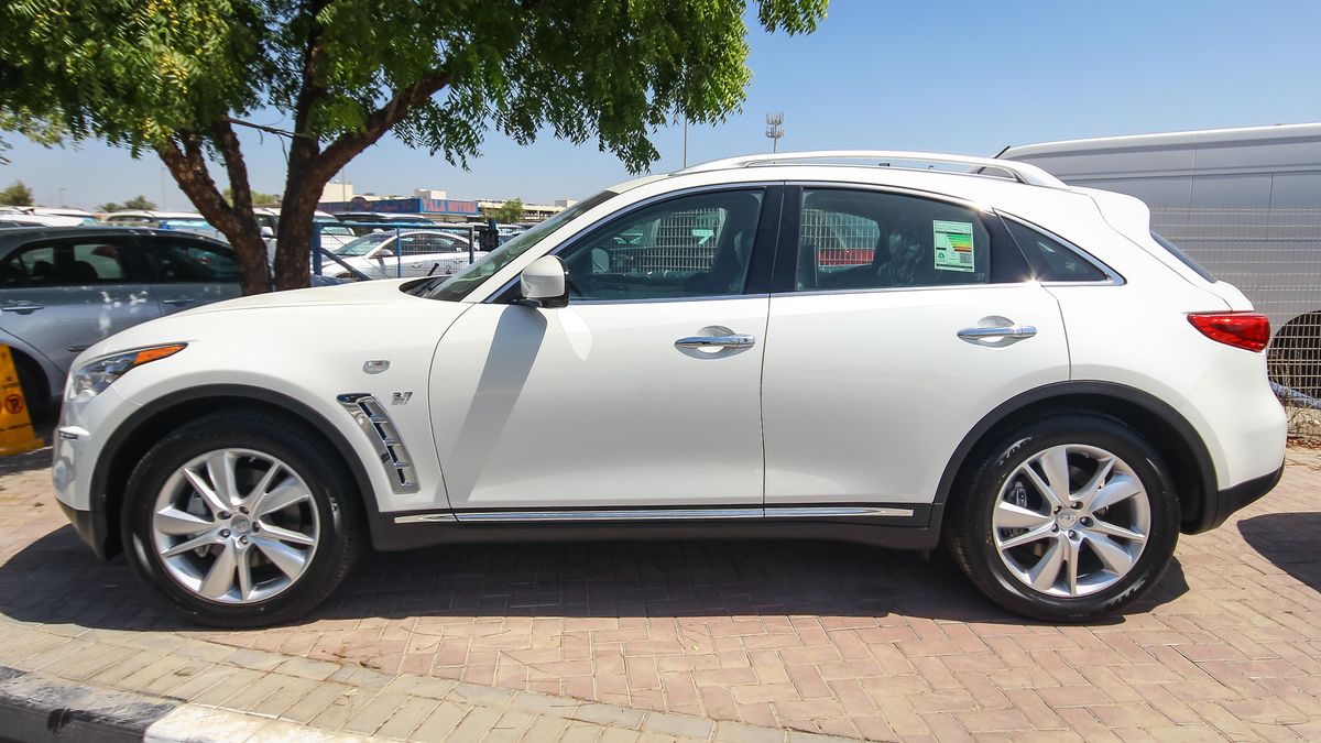 Infiniti QX70 for sale: AED 146,000. White, 2017