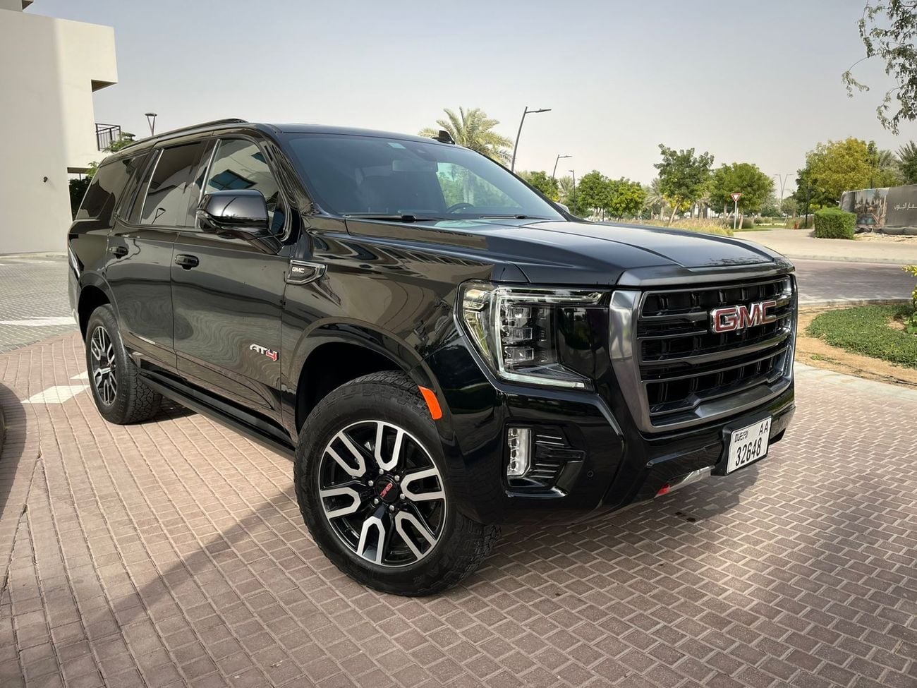 Used GMC Yukon AT4 6.2l 2022 for sale in Dubai - 808444
