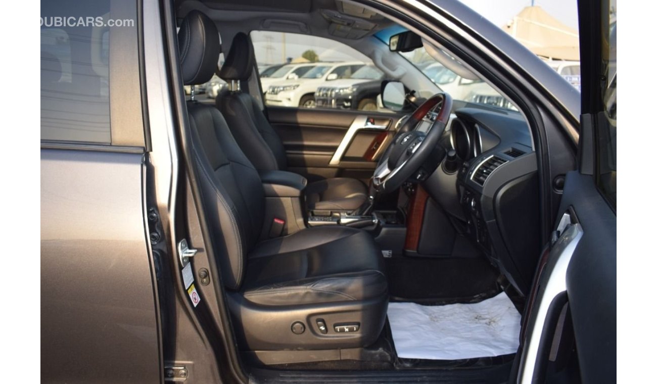 Used Toyota Prado 2017 for sale in Dubai - 554302