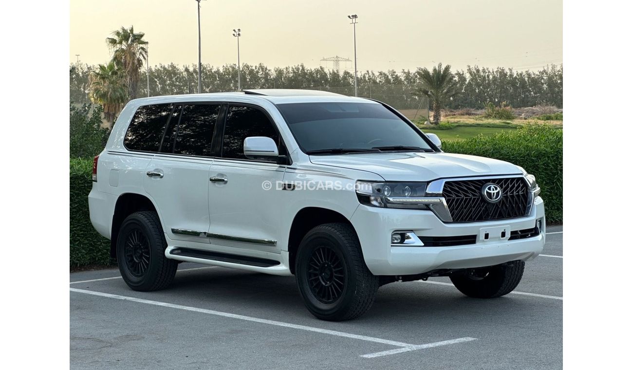 Used Toyota Land Cruiser 2011 for sale in Sharjah - 654001